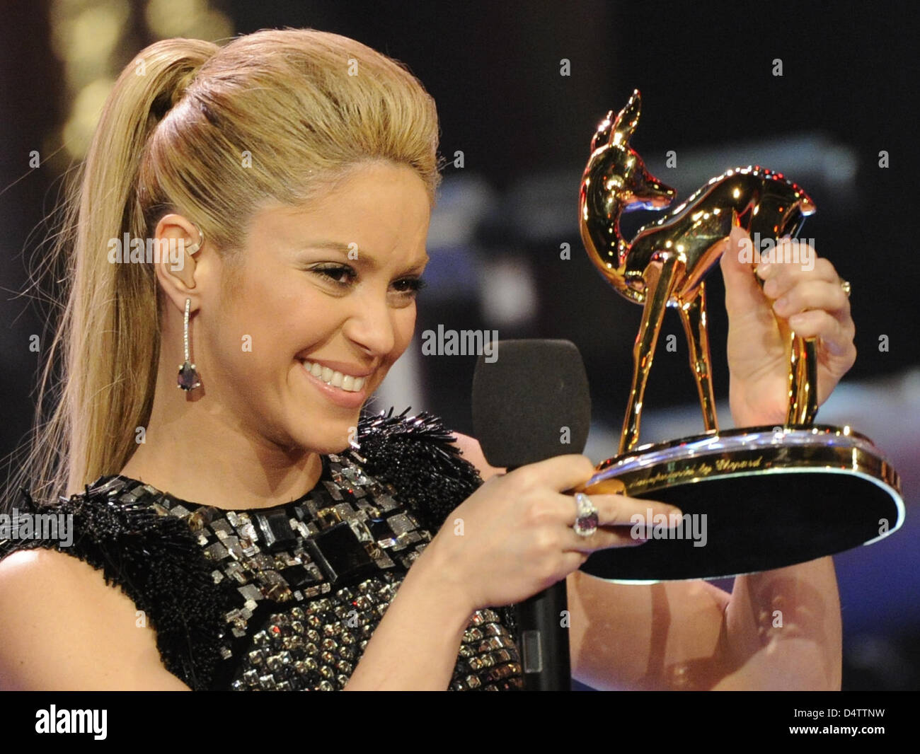 Colombian pop singer Shakira poses with her Bambi 2009 award at the ...