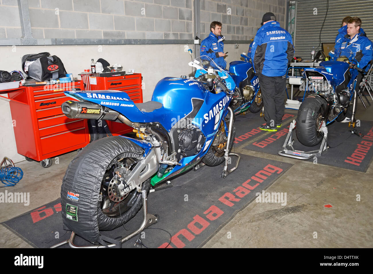 Inside pit garage hi-res stock photography and images - Alamy