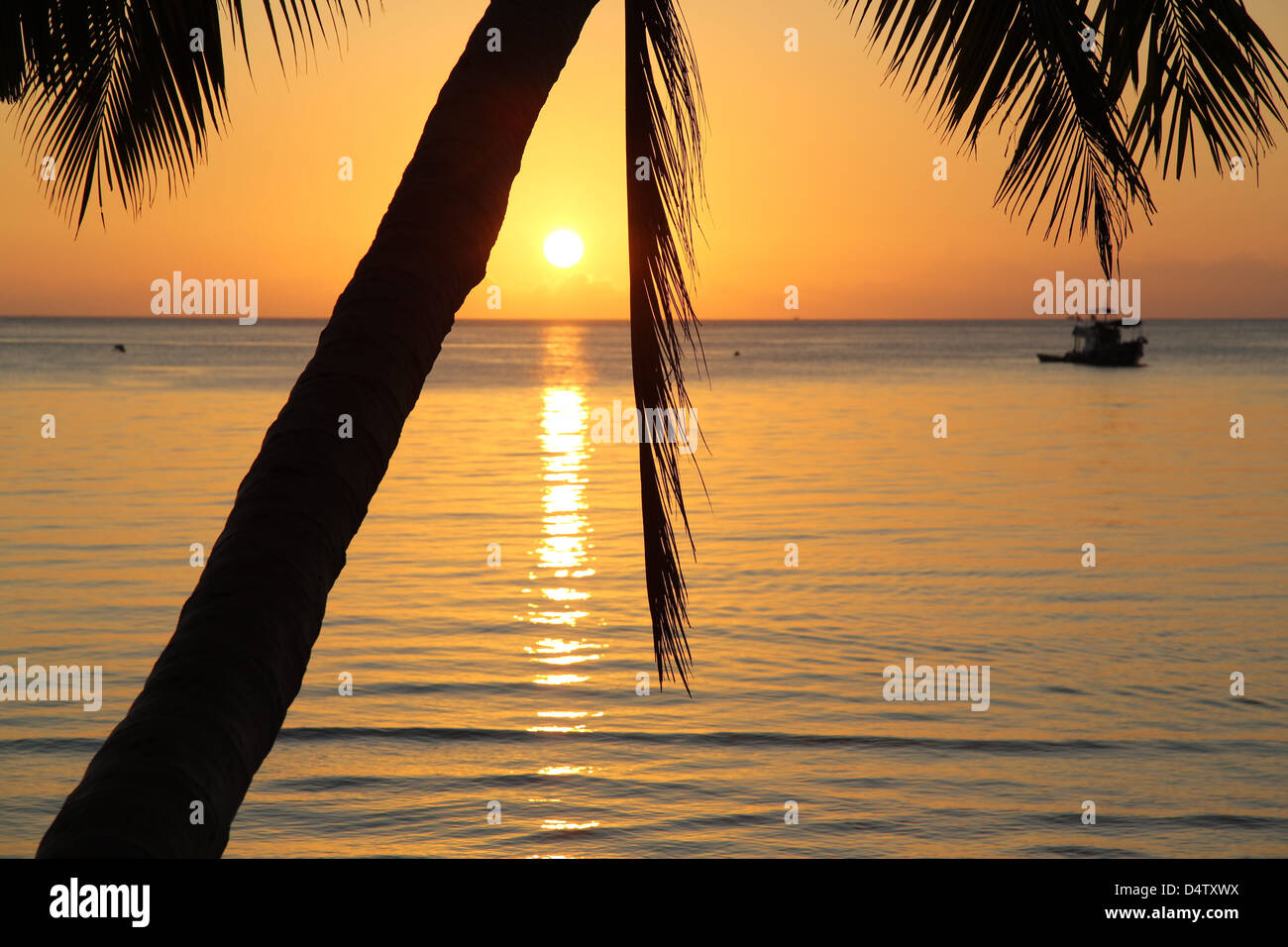 Sunset at Sairee Beach, Koh Tao, Thailand Stock Photo - Alamy