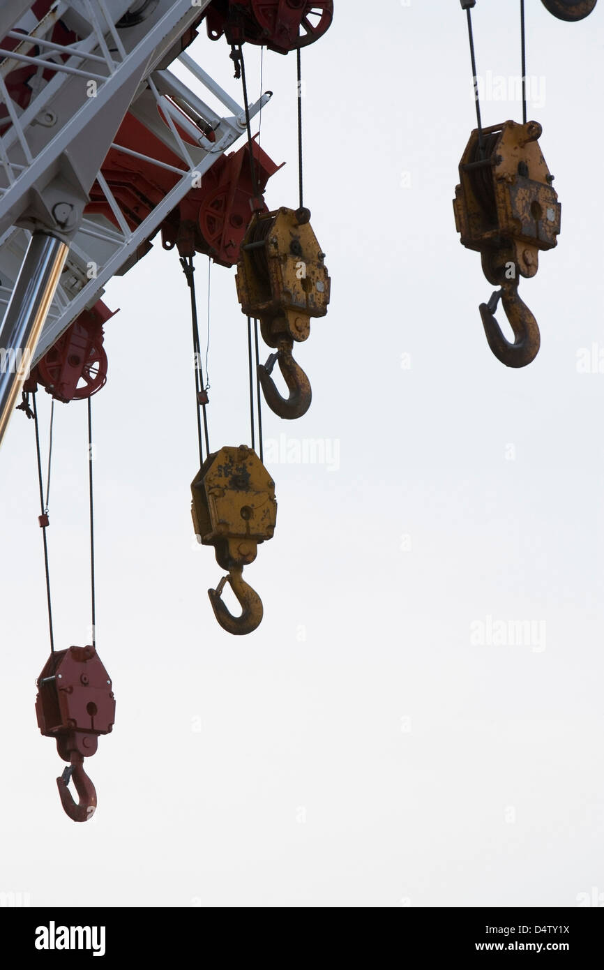 Hook hanging from a crane hi-res stock photography and images - Alamy