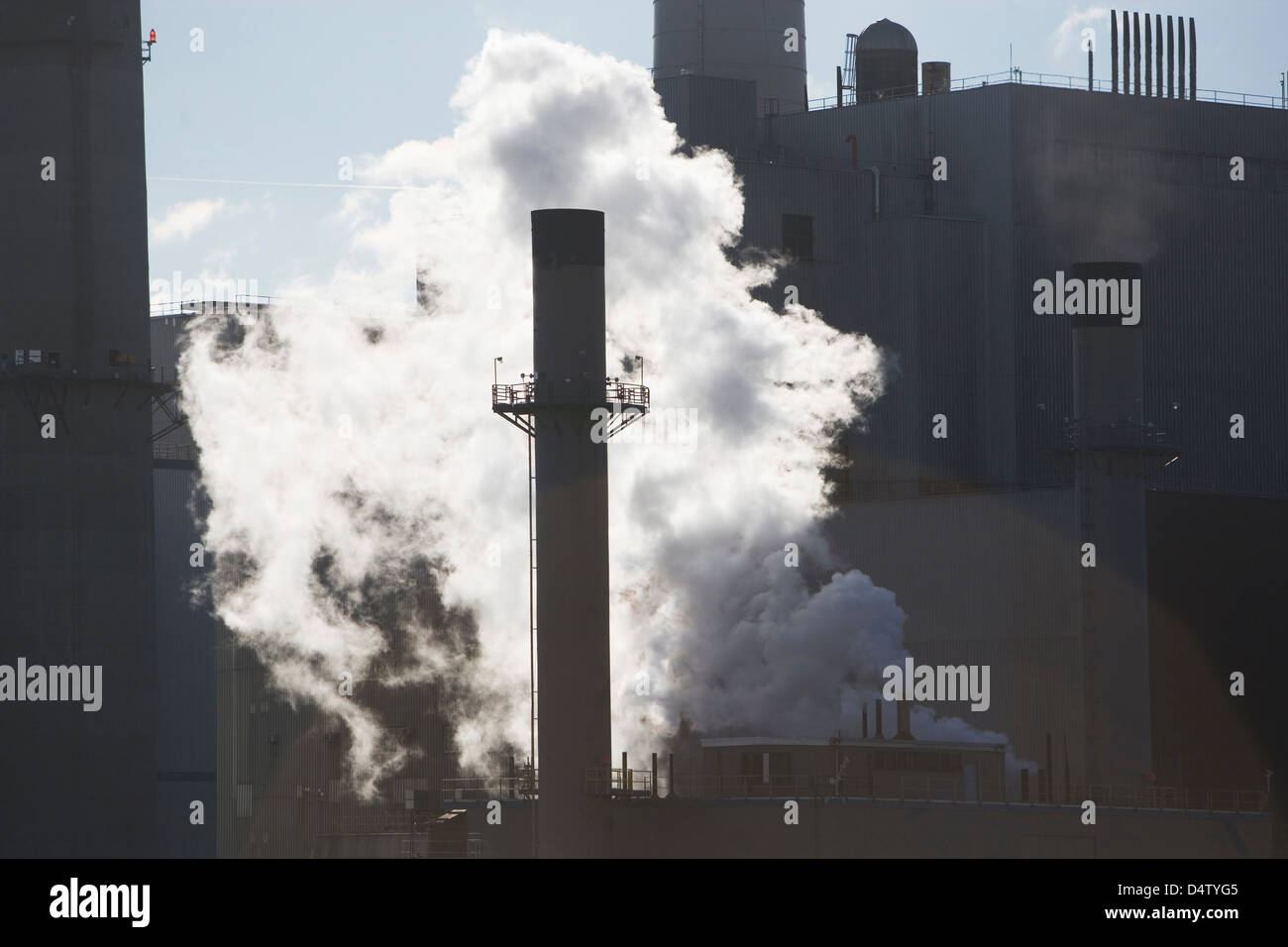 Smokestack plume hi-res stock photography and images - Alamy