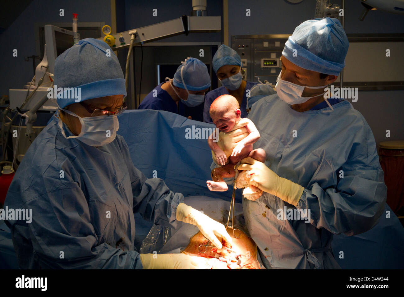 Operating theater cesarean section hi-res stock photography and images ...