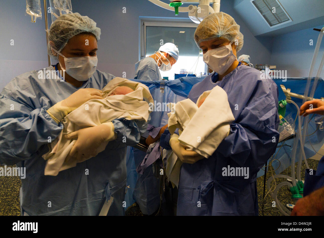 Operating theater cesarean section hi-res stock photography and images ...