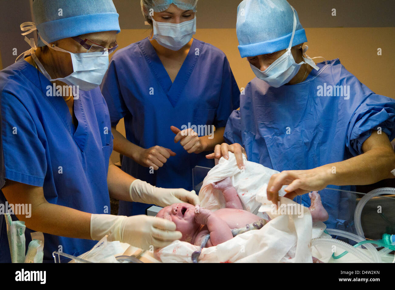 Operating theater cesarean section hi-res stock photography and images ...