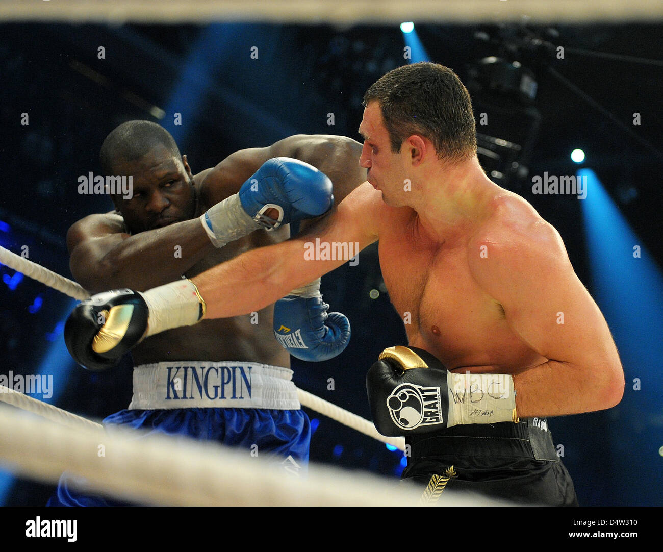 Vitali Klitschko (R) from the Ukraine and Kevin Johnson from the USA ...
