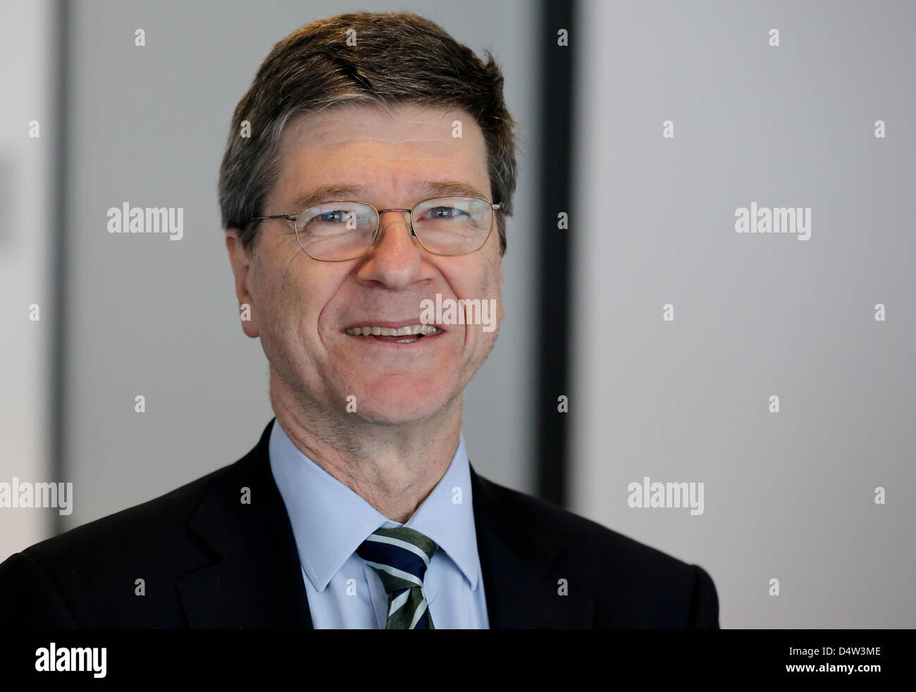 Poor cooperation hi-res stock photography and images - Alamy