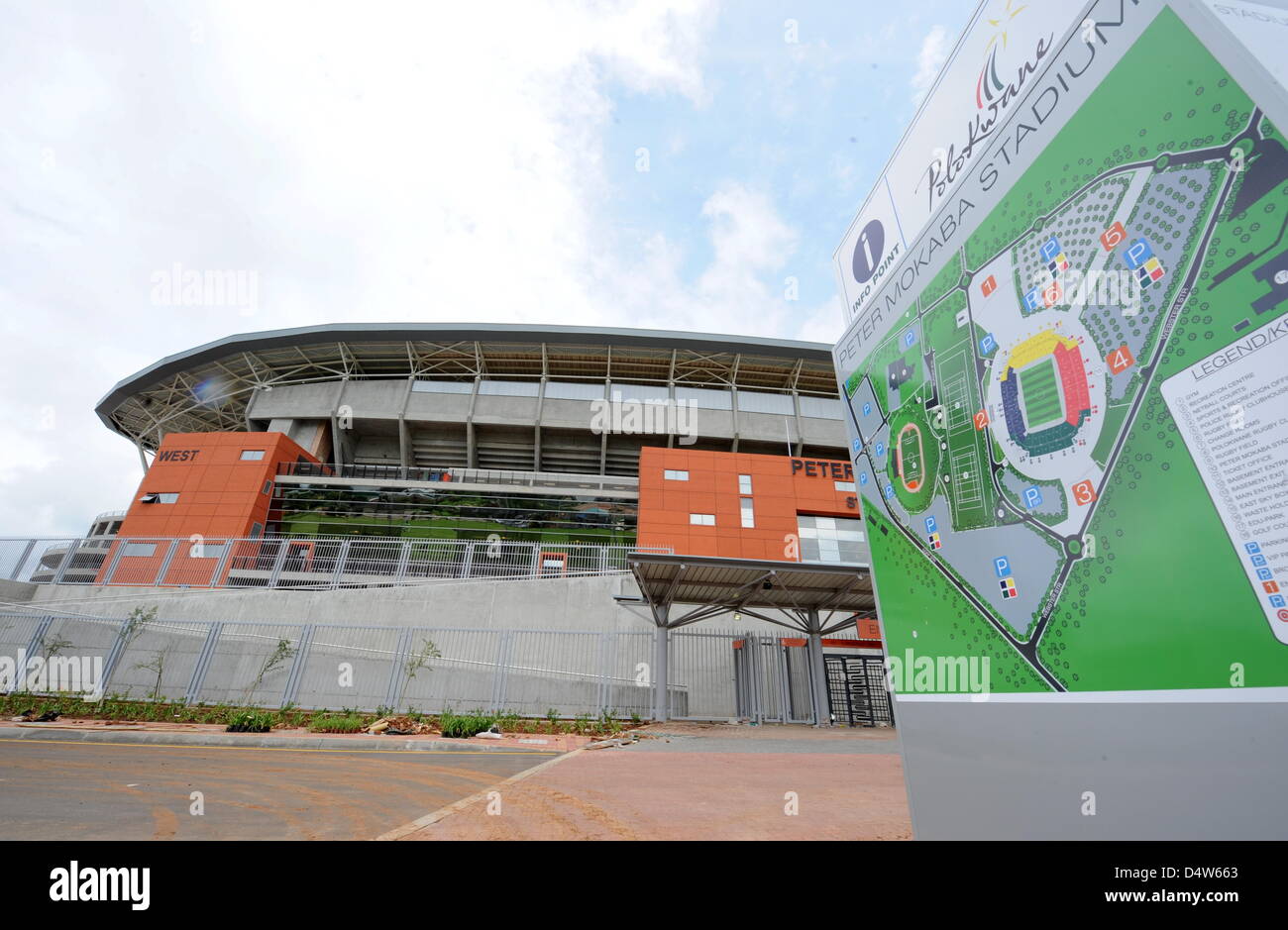 Polokwane stadium 2010 construction hi-res stock photography and images ...