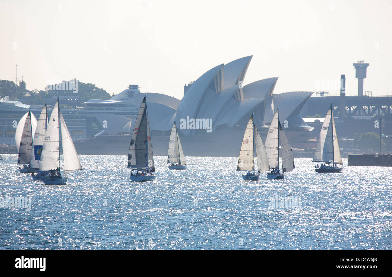 Competition yacht races held in front of the Sydney Opera House Sydney ...