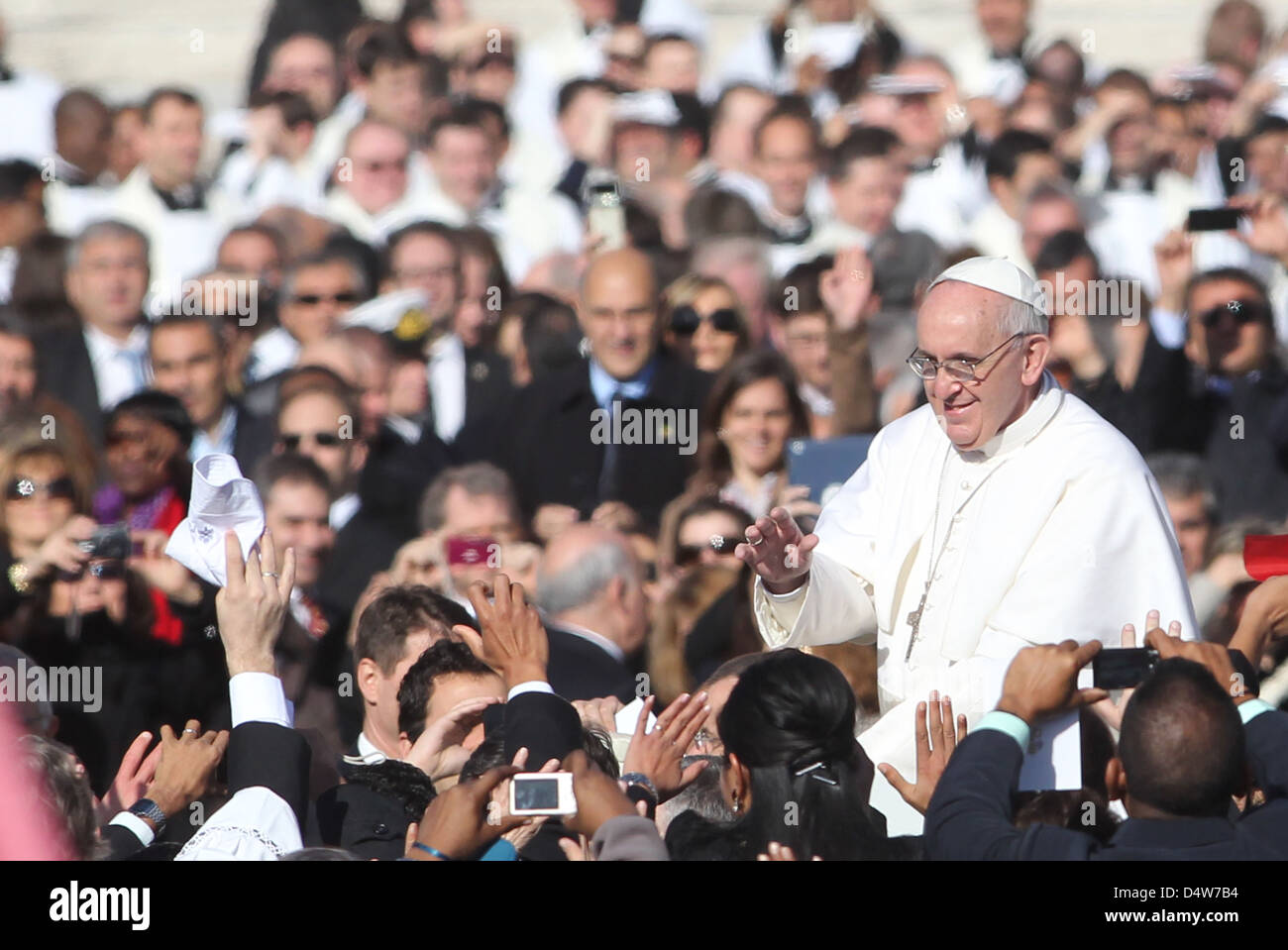 Francis Pope blesses the faithful in St. Peter's Square in Rome during ...
