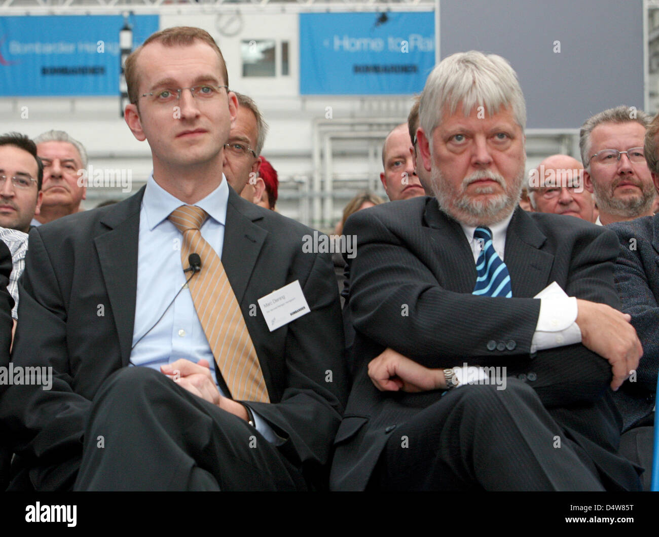 Brandenburg's deputy Prime Minister Helmuth Markov (R) and the General ...