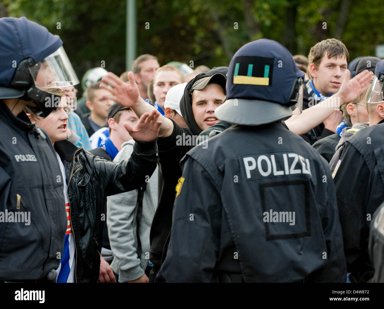 Ticketless train station hi-res stock photography and images - Alamy