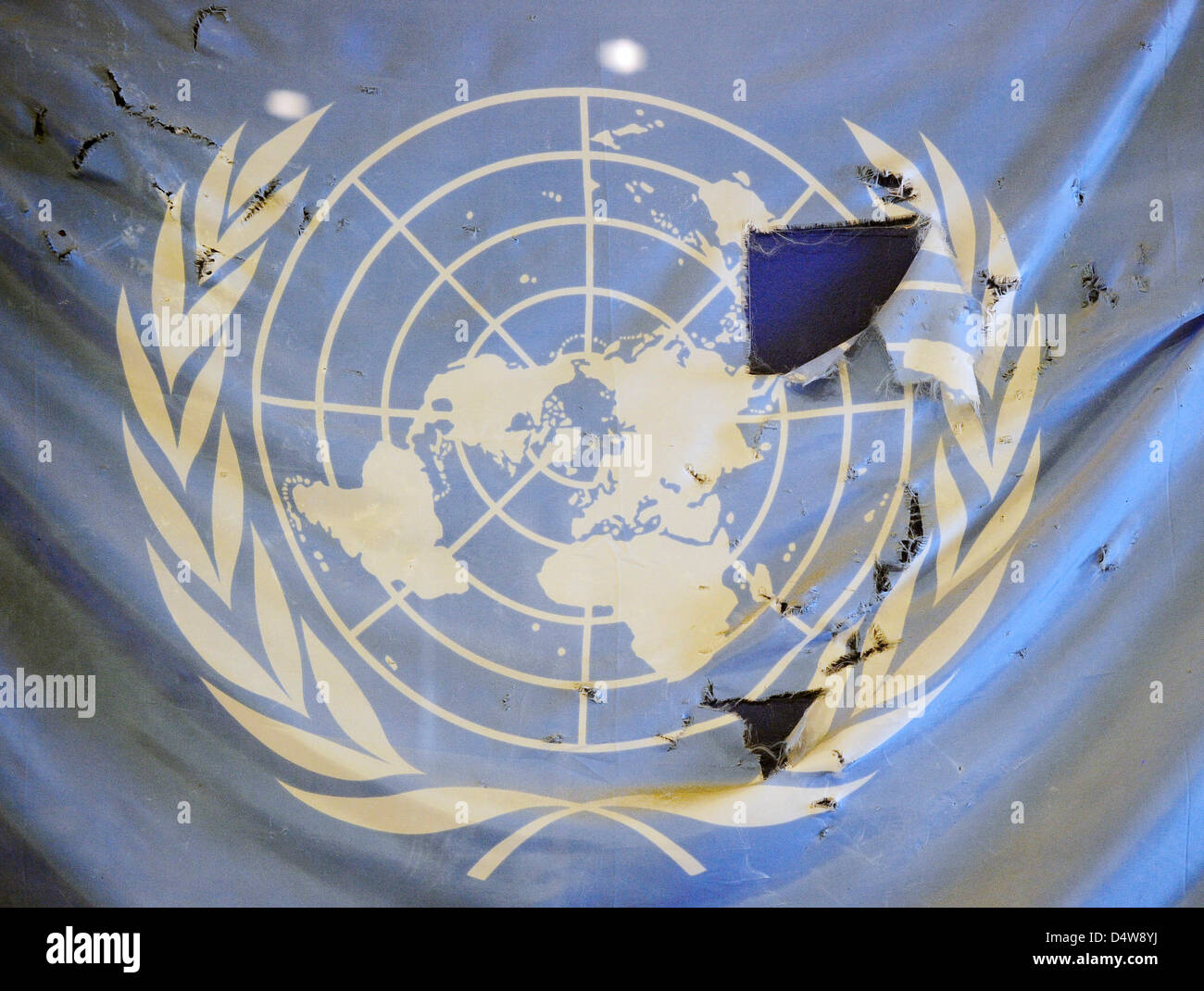 United nations flag ripped hi-res stock photography and images - Alamy