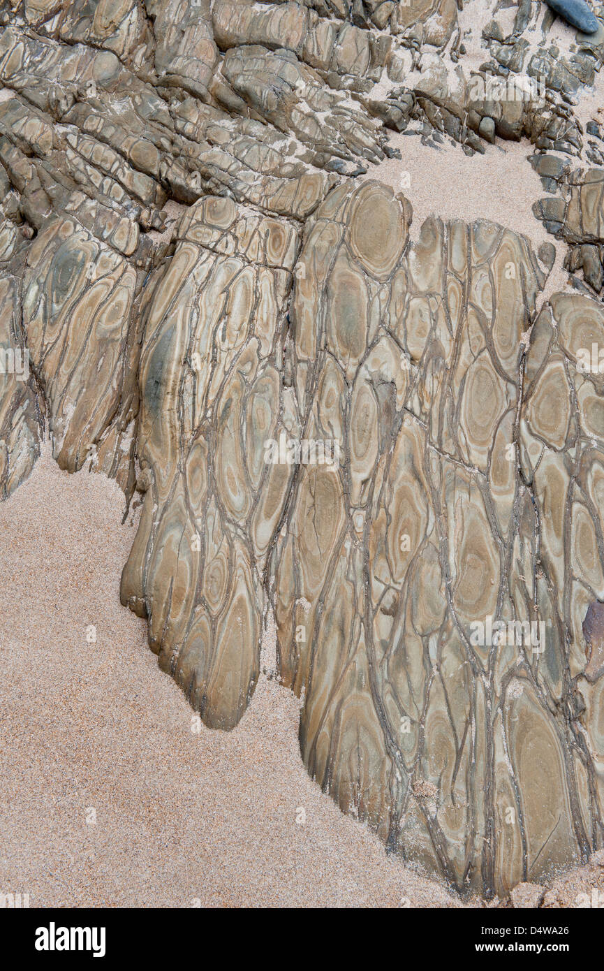 Liesegang rings in sedimentary rocks at Praia da Amoreira the Costa ...