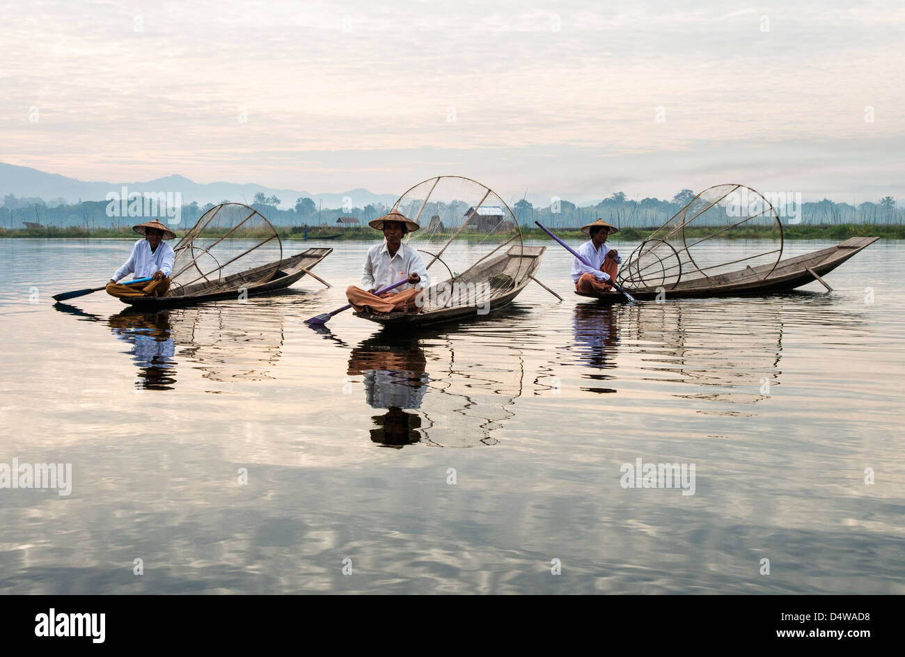 Traditional Intha fishermen on Inle Lake, Burma Stock Photo - Alamy