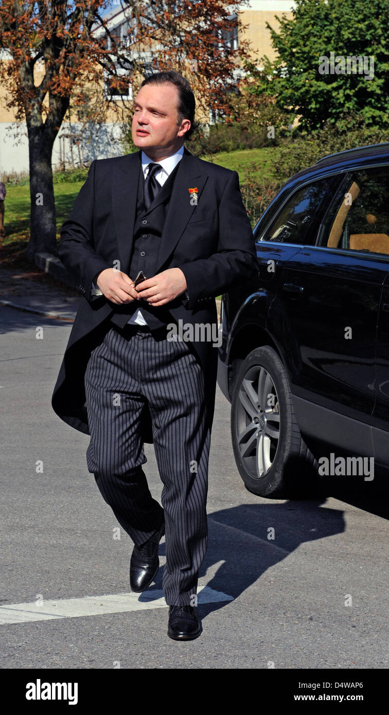 Alexander, Prince of Schaumburg-Lippe, arrives for the funeral service ...