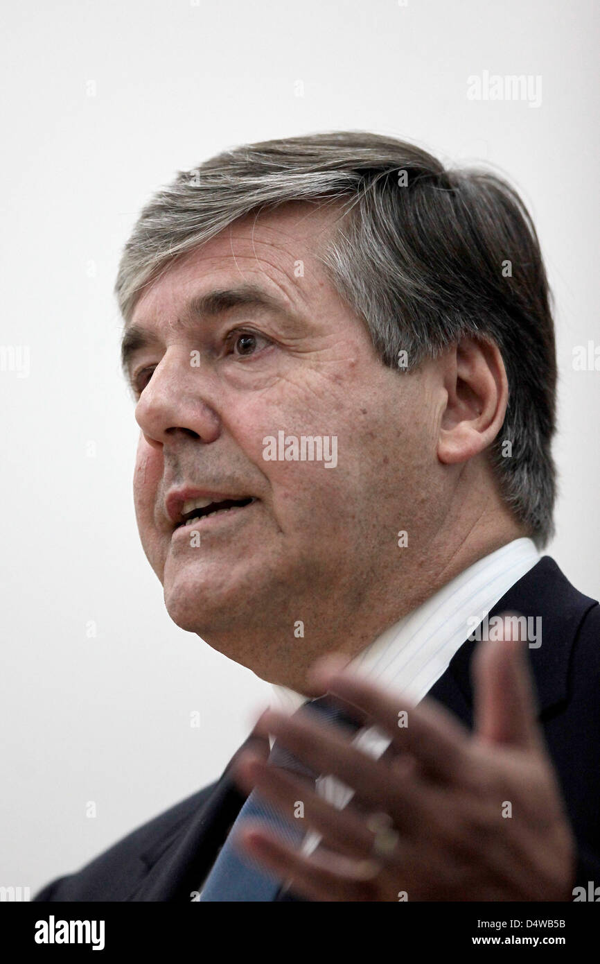 Deutsche Bank CEO Josef Ackermann at the panel discussion 'ZEIT ...