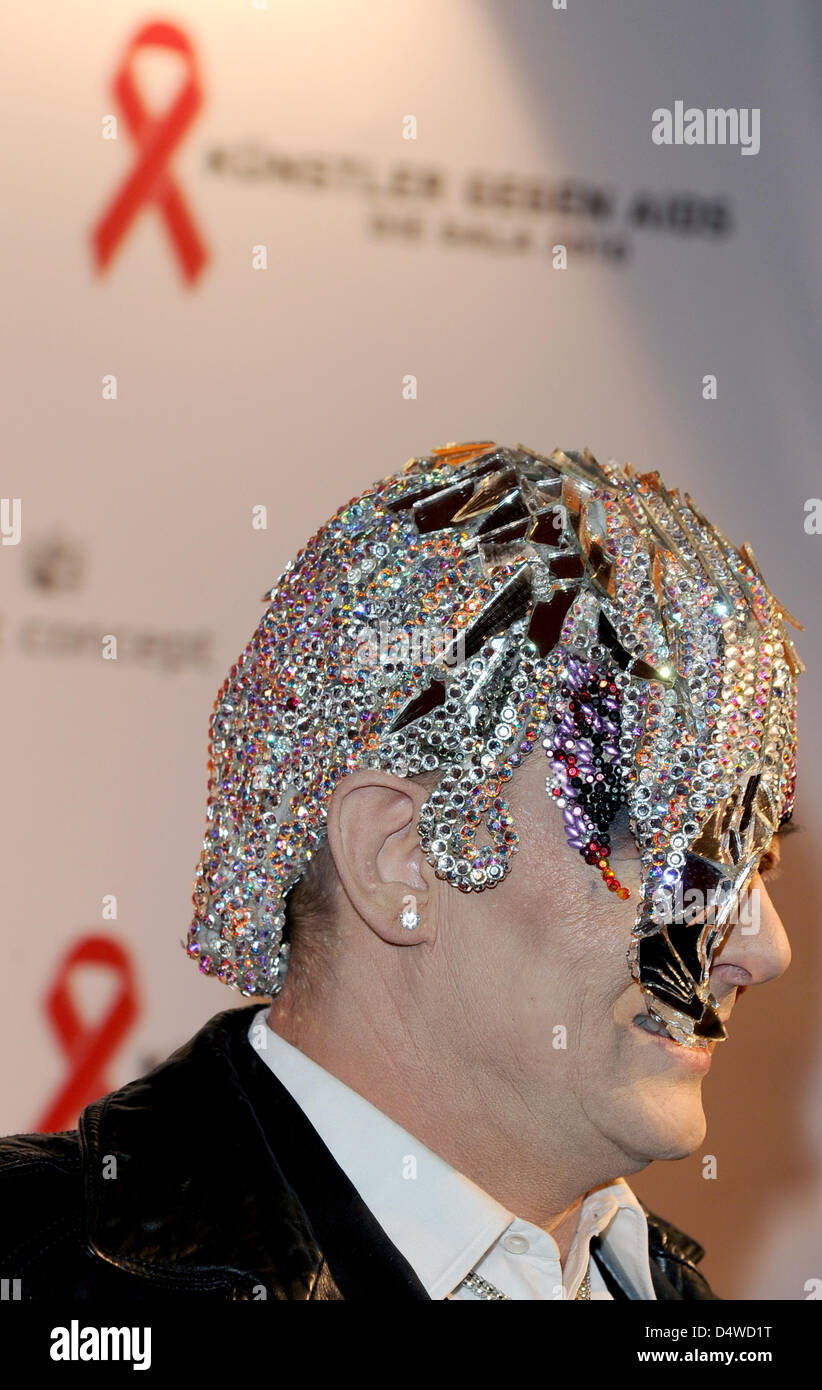 An unidentified person attends the 'Artists against Aids' gala in ...