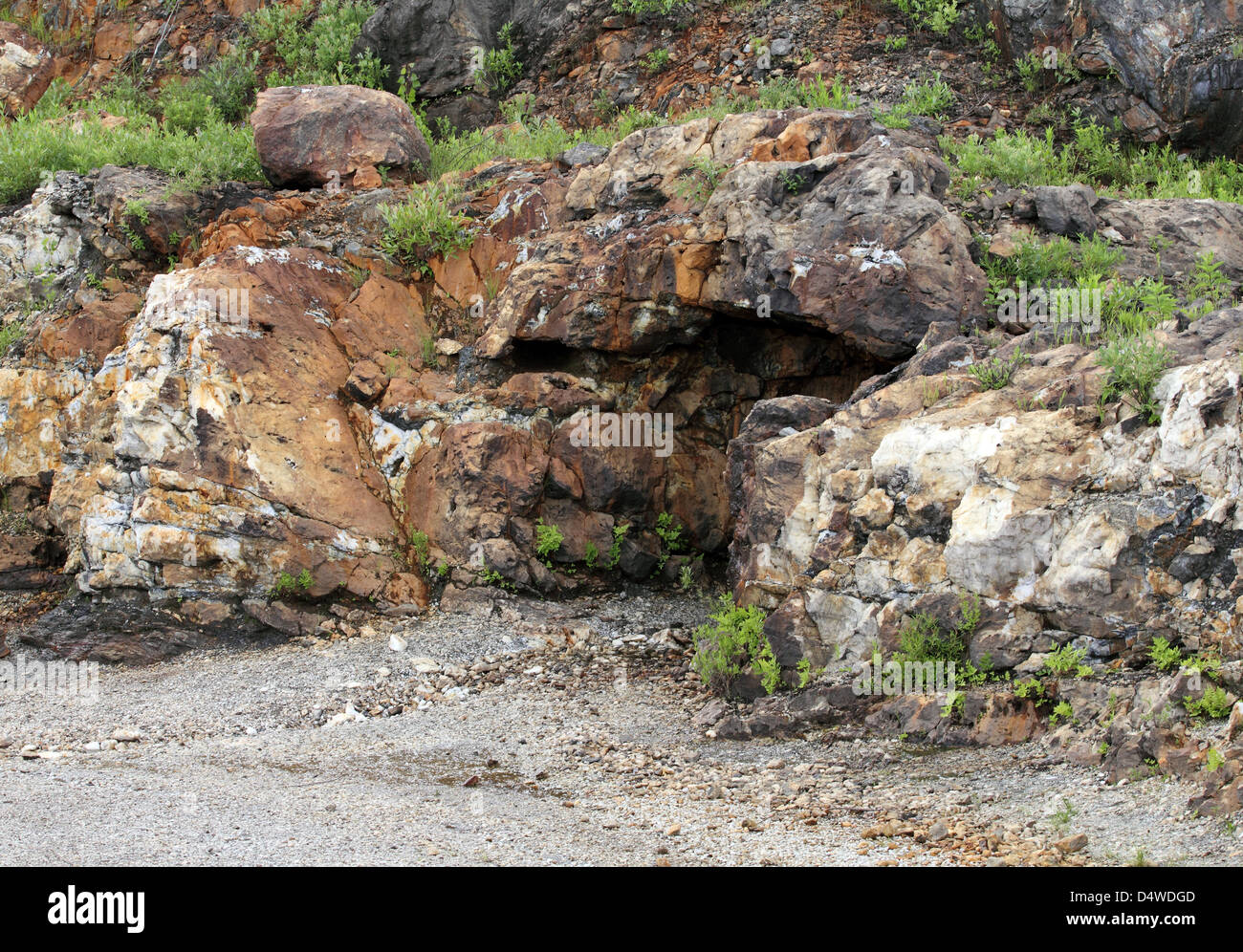 crystal quartz mine Stock Photo - Alamy