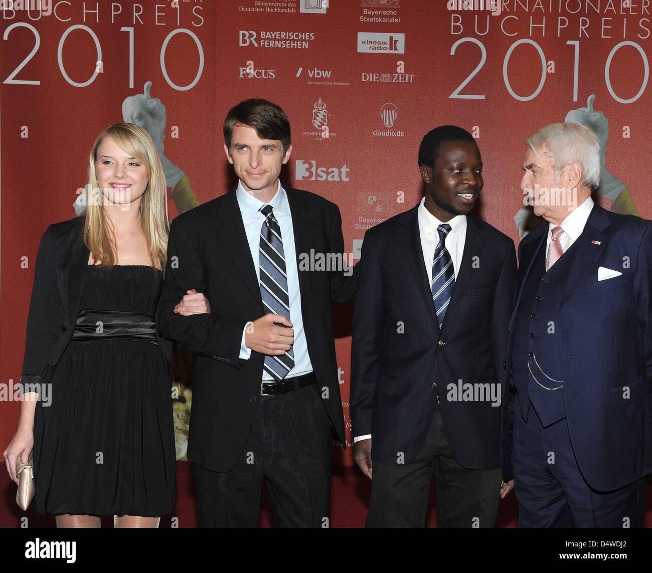 Lilly Grass, UNICEF junior-ambassador (L-R), prize-winner and author ...