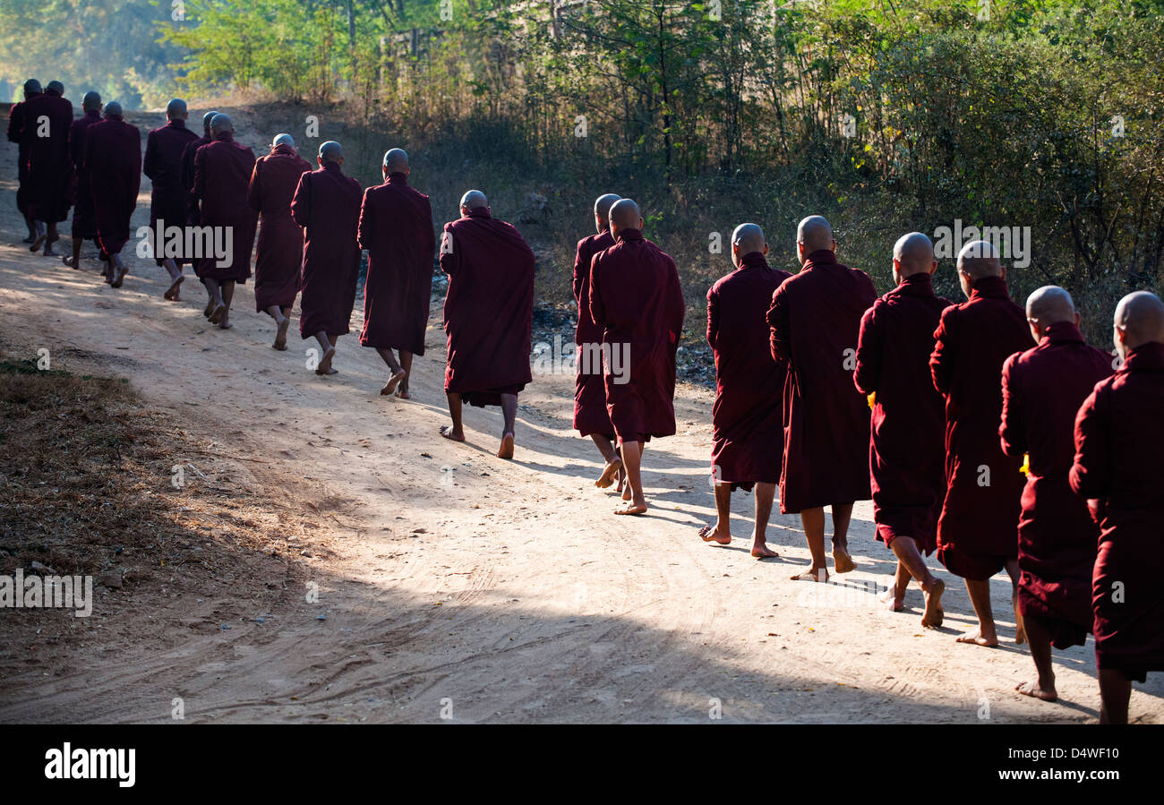 Buddhist monks lining up for lunch, Mandalay, Burma (Myanmar Stock ...