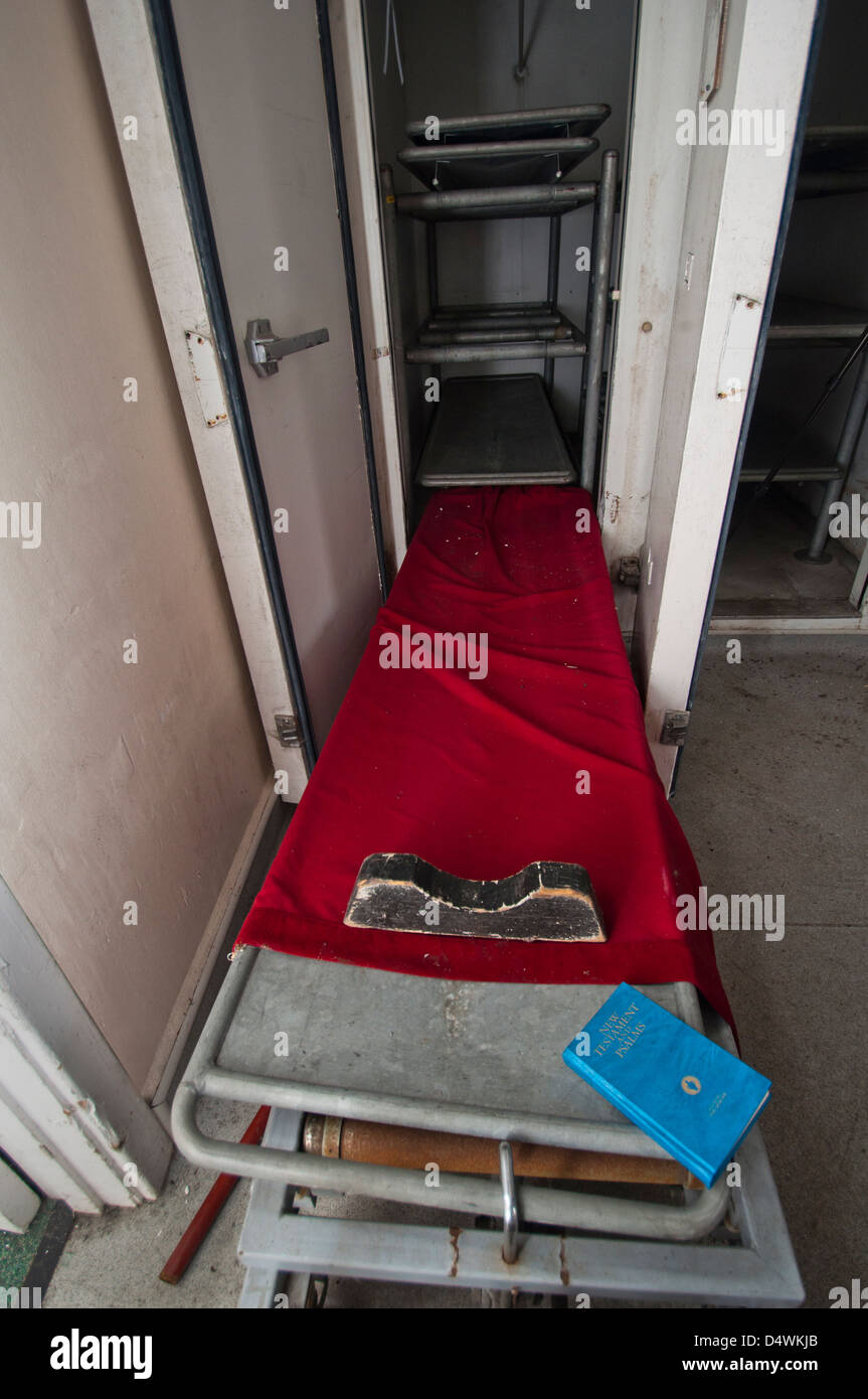 Death end hi-res stock photography and images - Alamy