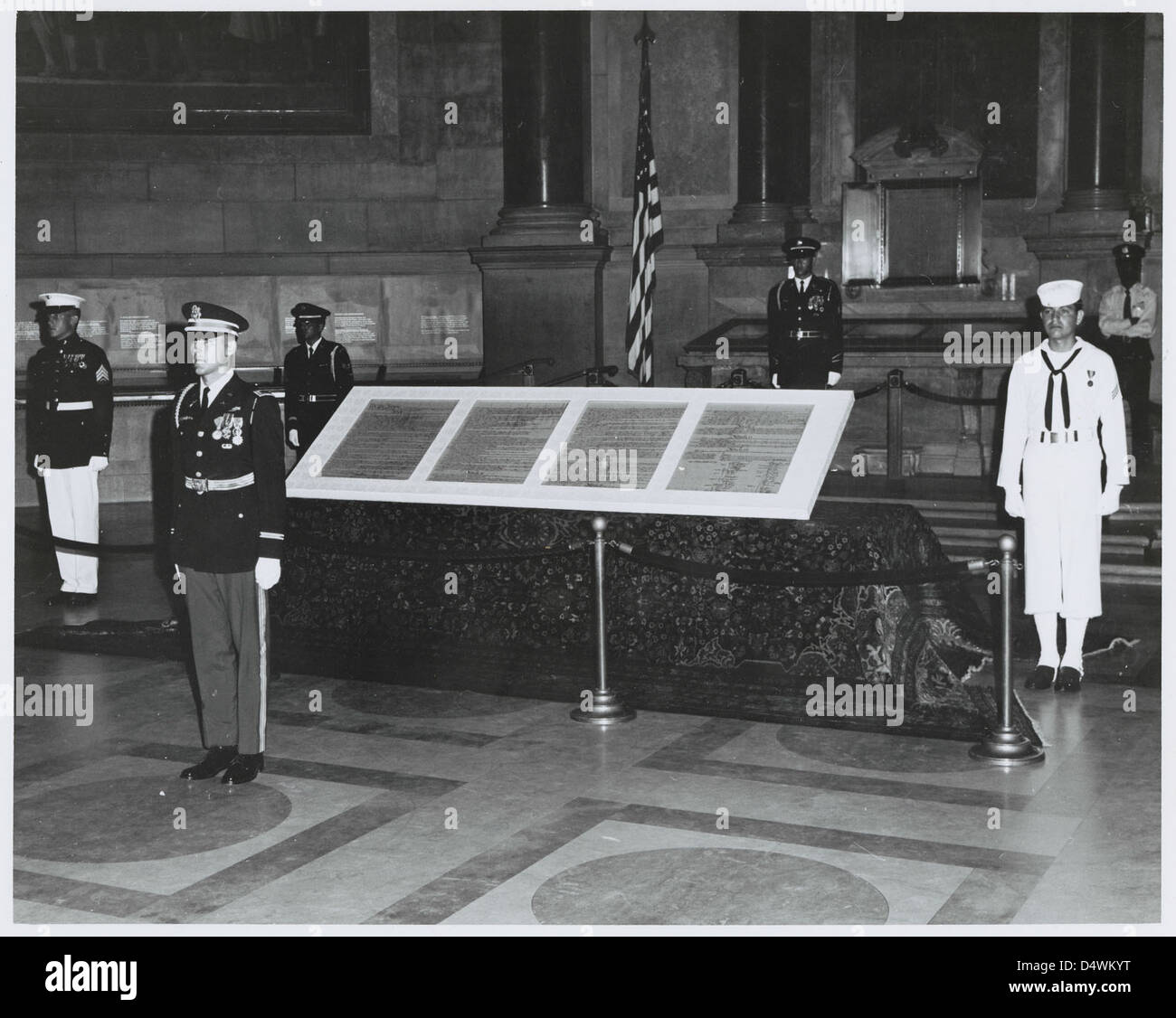 Constitution national archives display hi-res stock photography and ...