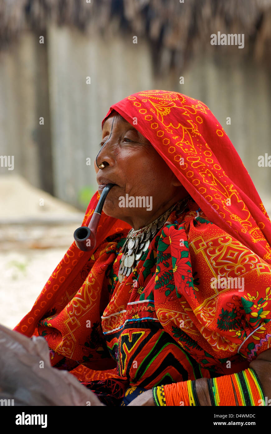 The colorfully dressed indian natives of the San Blas Islansds in ...