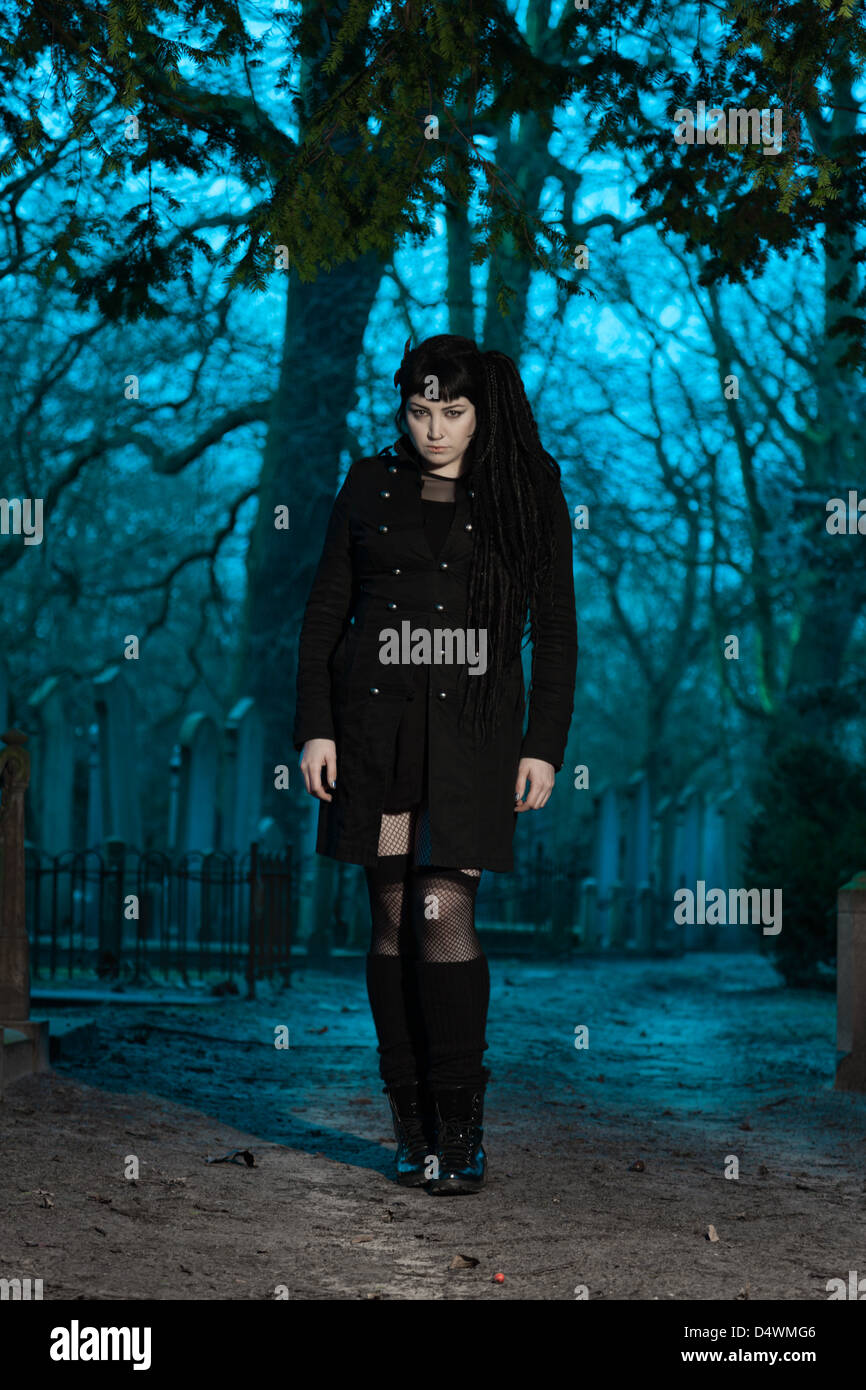 Gothic girl on cemetery Stock Photo - Alamy