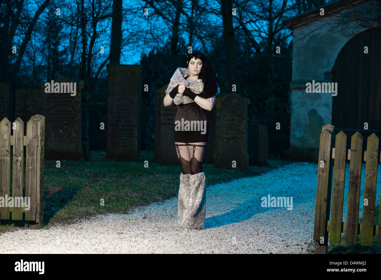Gothic girl on cemetery Stock Photo - Alamy