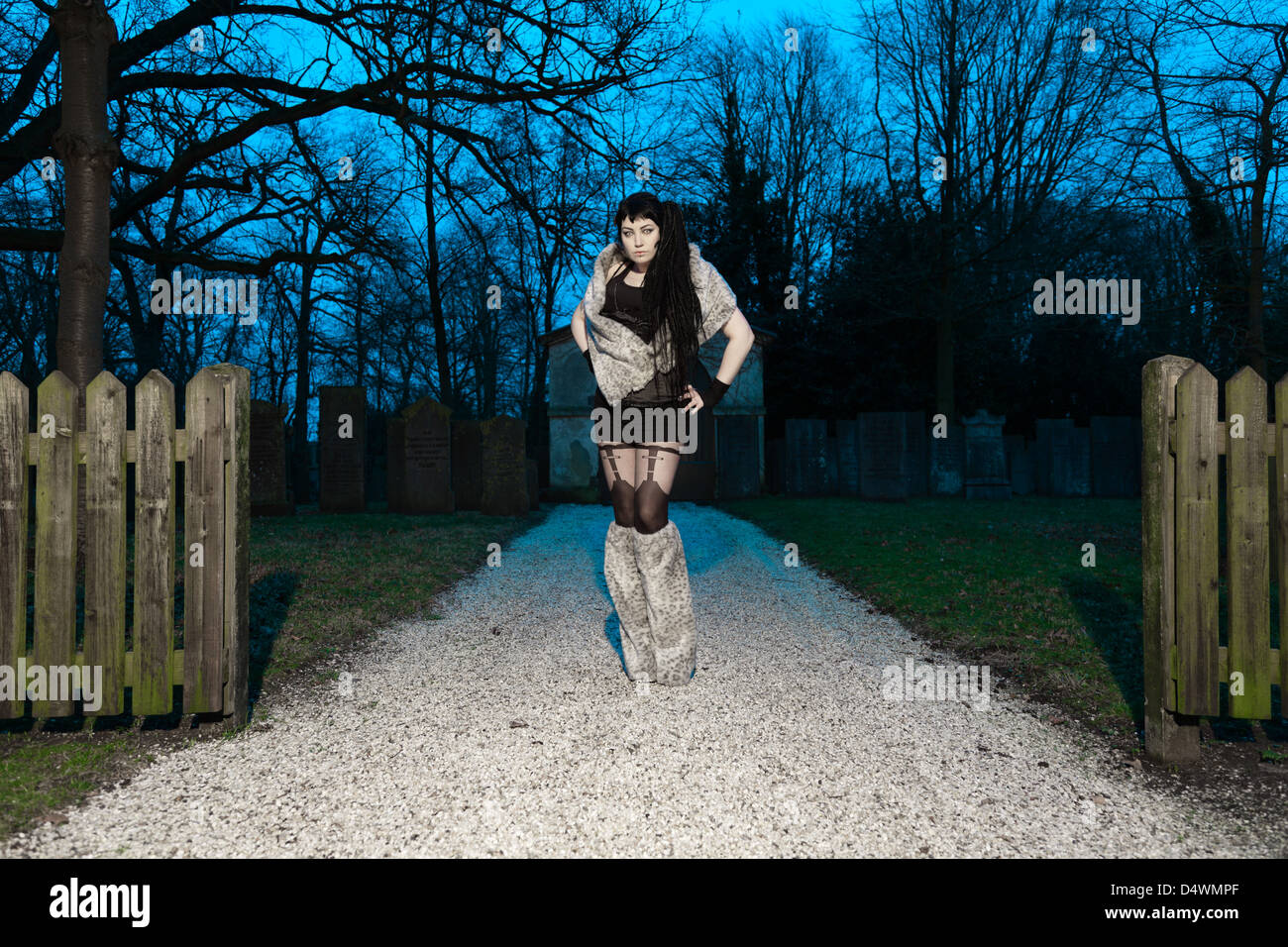 Gothic girl on cemetery Stock Photo - Alamy
