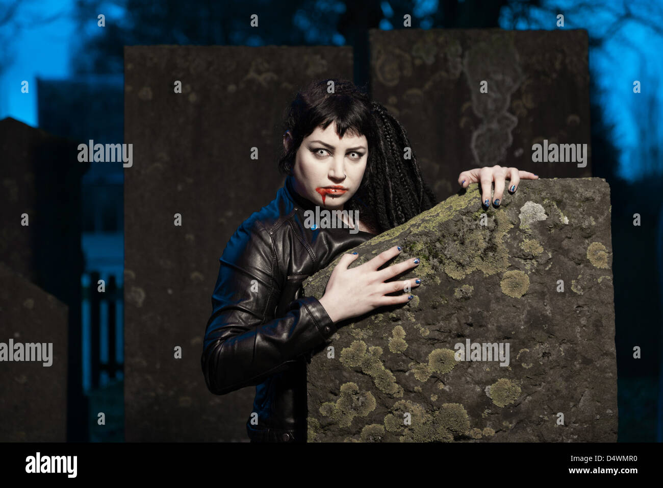 Gothic girl on cemetery Stock Photo - Alamy
