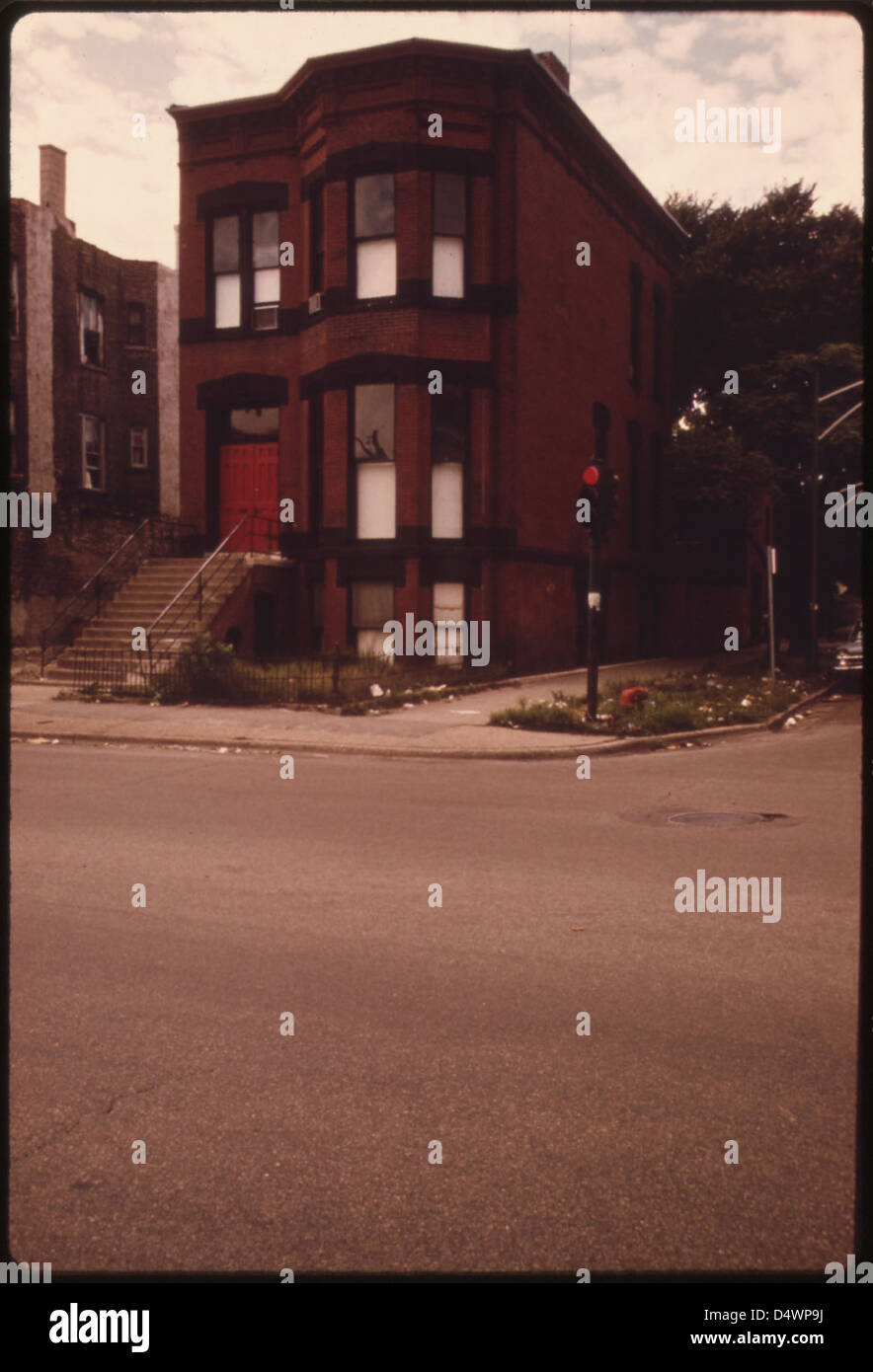 An abandoned house on the North Side of Chicago, photographed in August ...