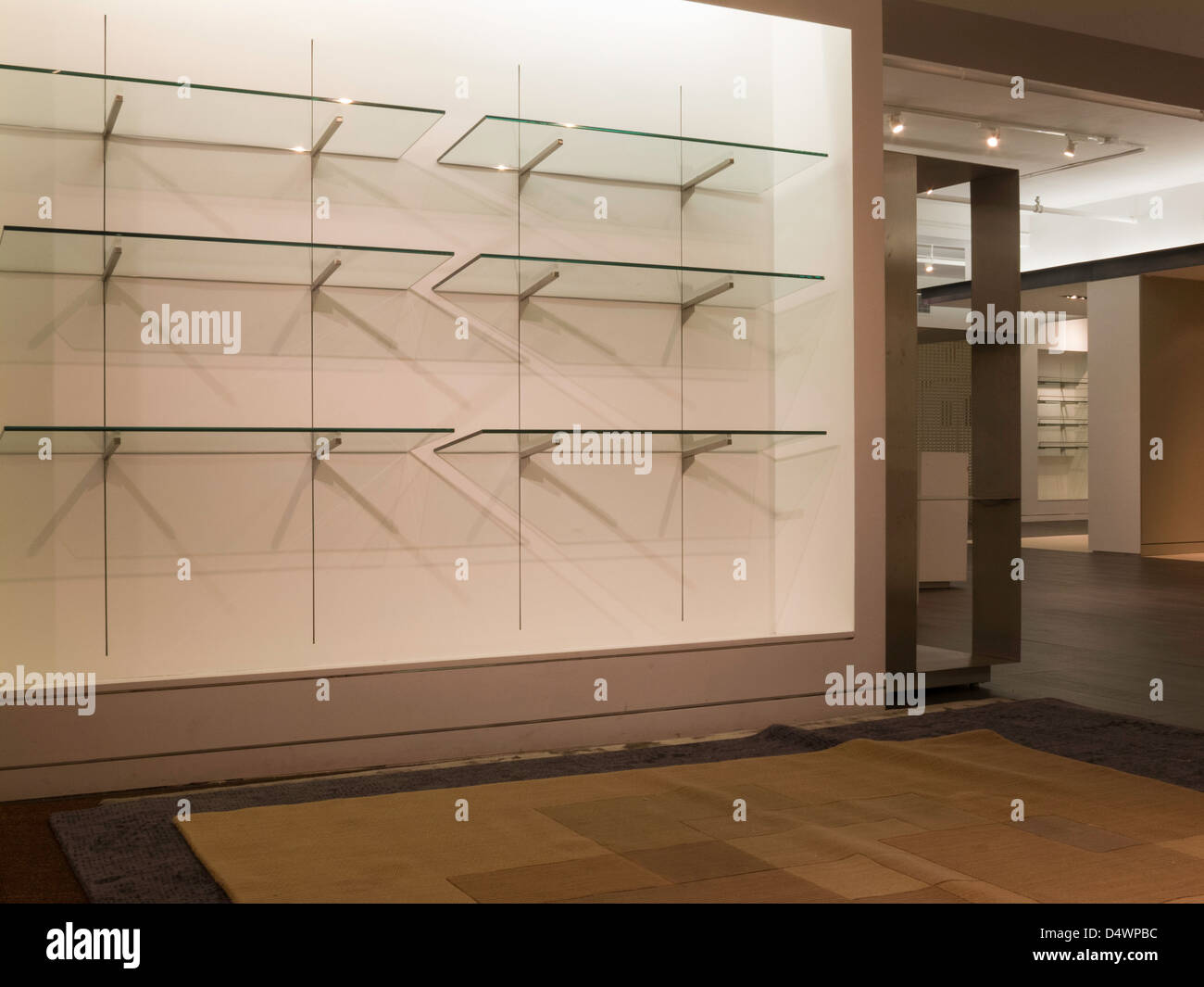 Empty display hi-res stock photography and images - Alamy