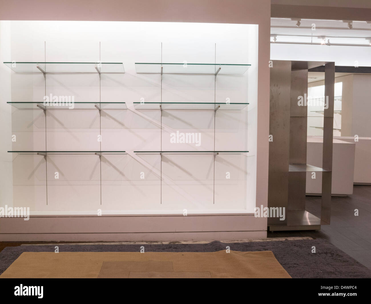 Empty display hi-res stock photography and images - Alamy