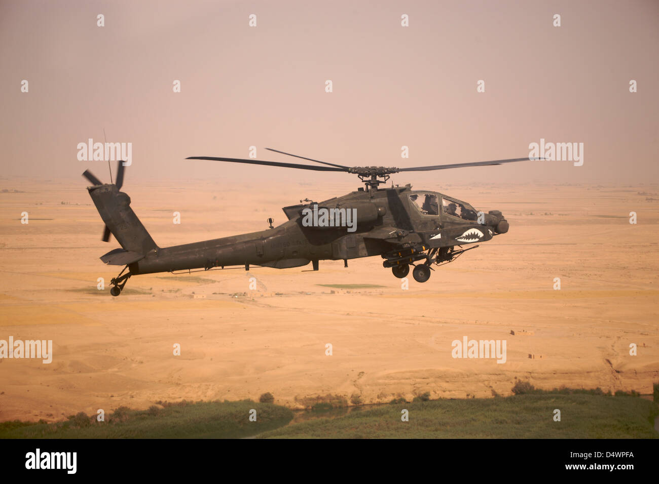 AH-64D Apache Longbow on a mission over Northern Iraq Stock Photo - Alamy