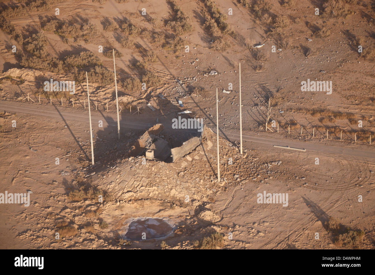 Iraqi desert terrain hi-res stock photography and images - Alamy