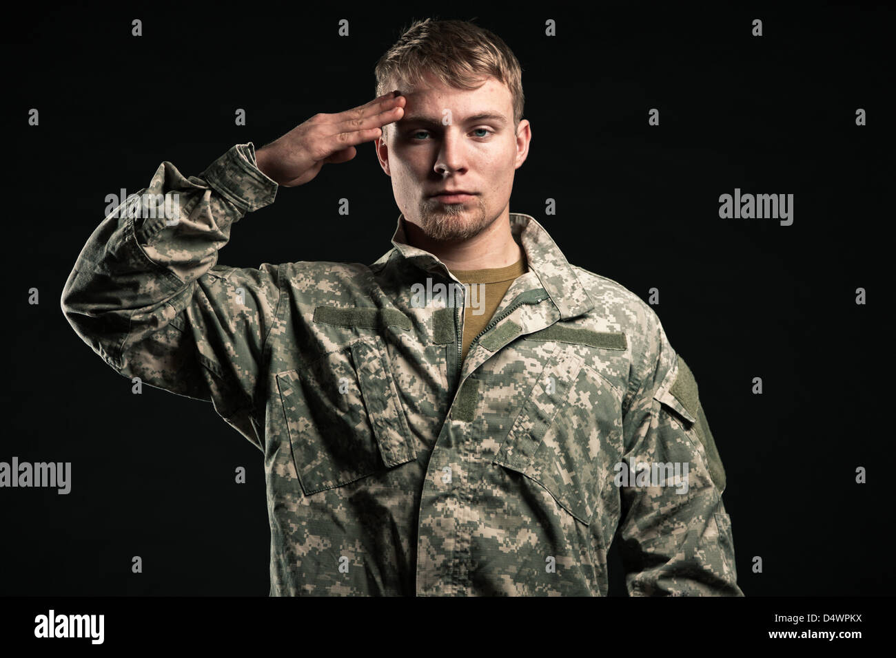 Us military soldier salutes hi-res stock photography and images - Alamy
