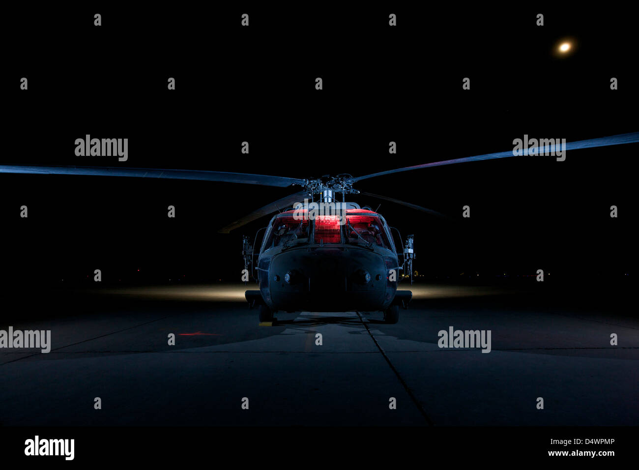 Black hawk helicopter silhouette hi-res stock photography and images ...