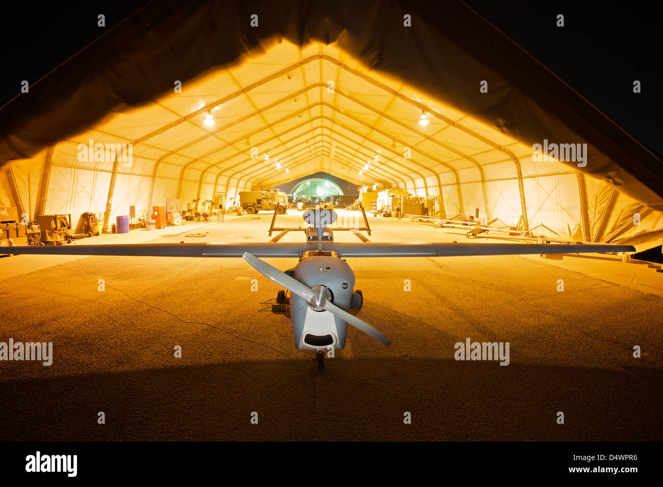 Tarmac vehicle hi-res stock photography and images - Alamy
