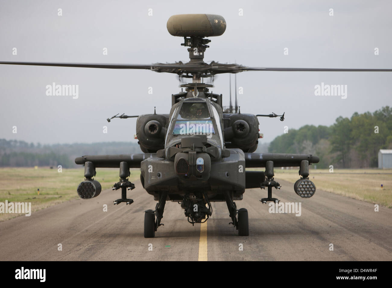 Apache gunship hi-res stock photography and images - Alamy