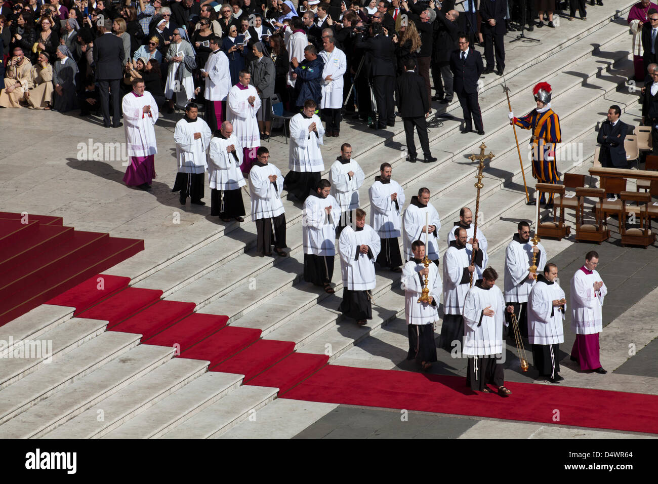 Procession catholic mass hi-res stock photography and images - Alamy