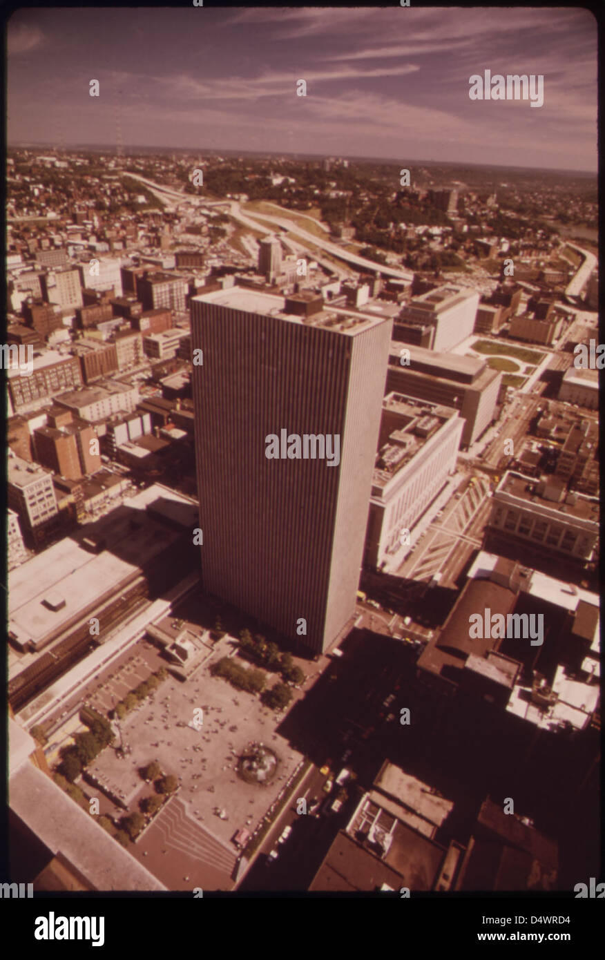 U shaped office building hi-res stock photography and images - Alamy