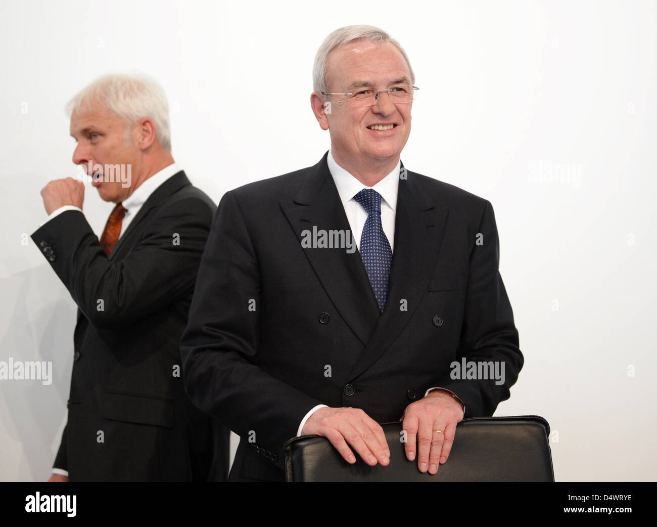 Martin Winterkorn (L), CEO of Porsche Automobil Holding SE and board ...