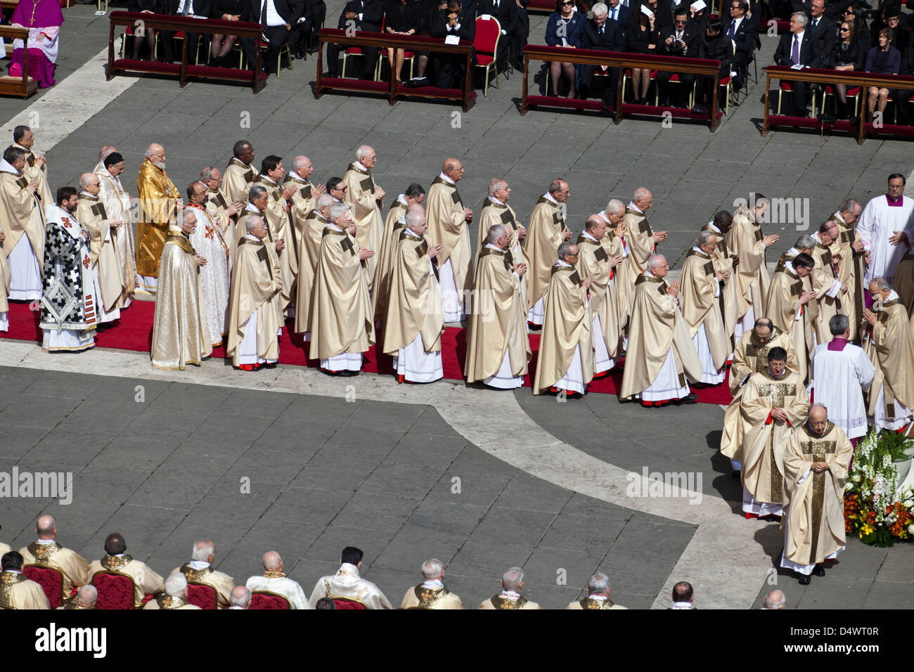 Roman catholic cardinals hi-res stock photography and images - Alamy