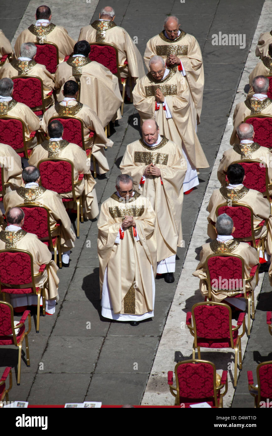 Inauguration mass cardinals hi-res stock photography and images - Alamy