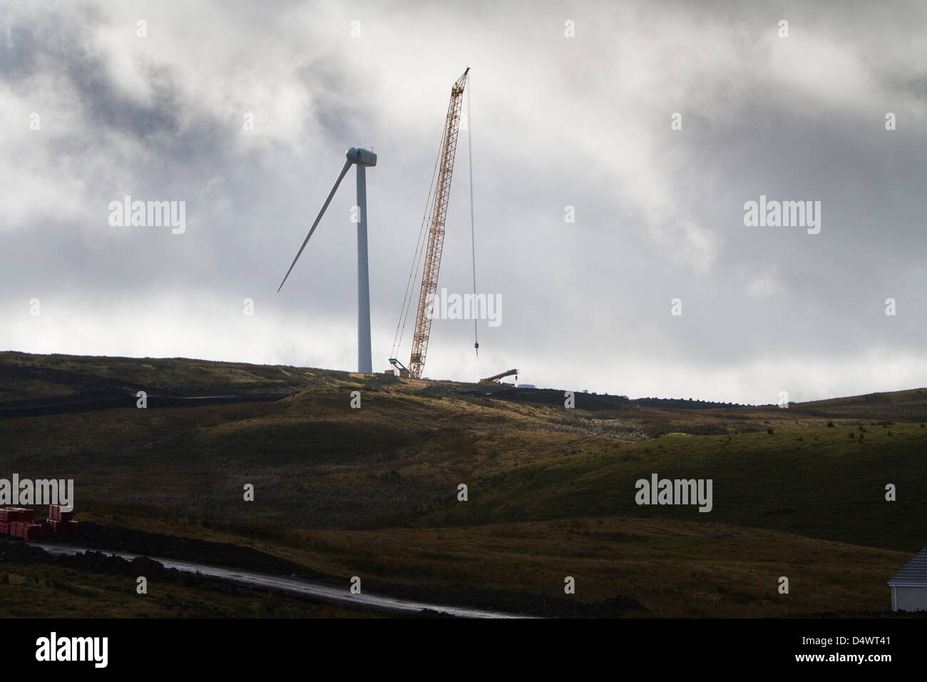 The construction of a wind turbine at ScottishPower Renewables ...
