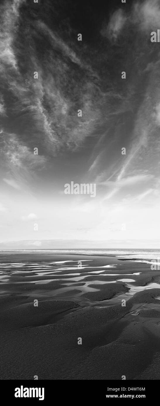 Wet rippled sand hi-res stock photography and images - Alamy