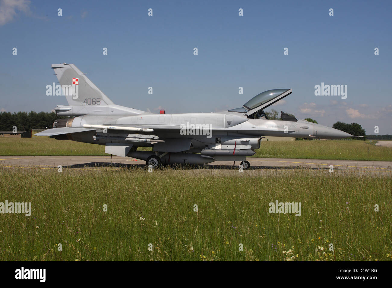 A Polish Air Force F-16C Block 52 aircraft with conformal fuel tanks ...