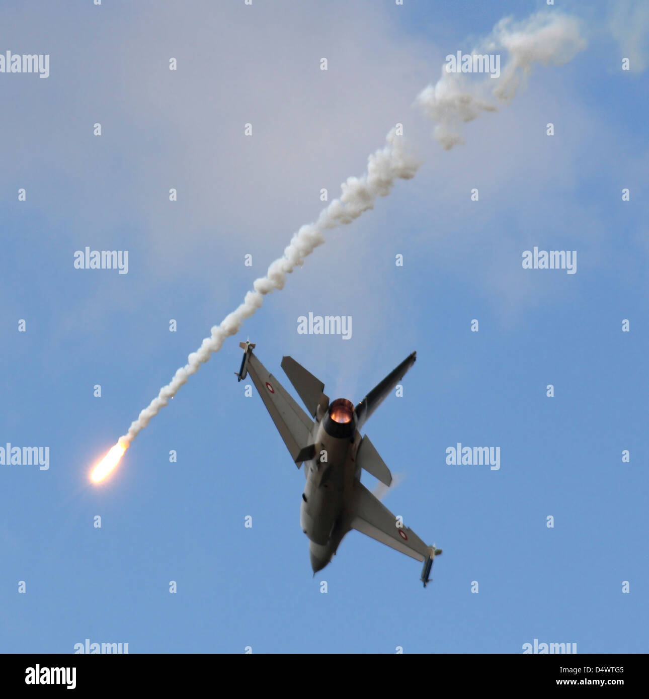 Flare firing hi-res stock photography and images - Alamy