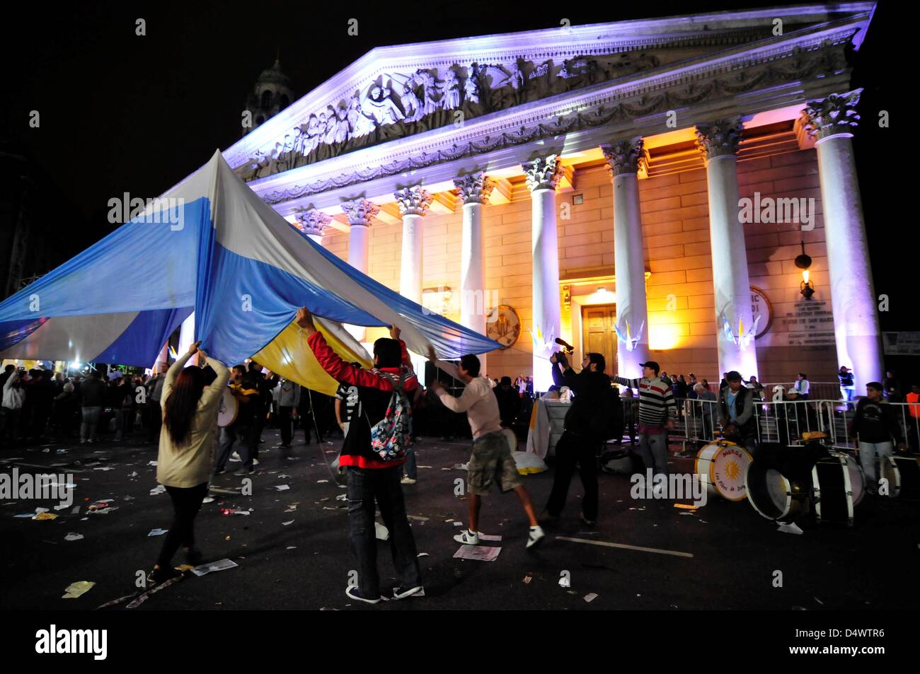 Pope francis 2013 installation hi-res stock photography and images - Alamy